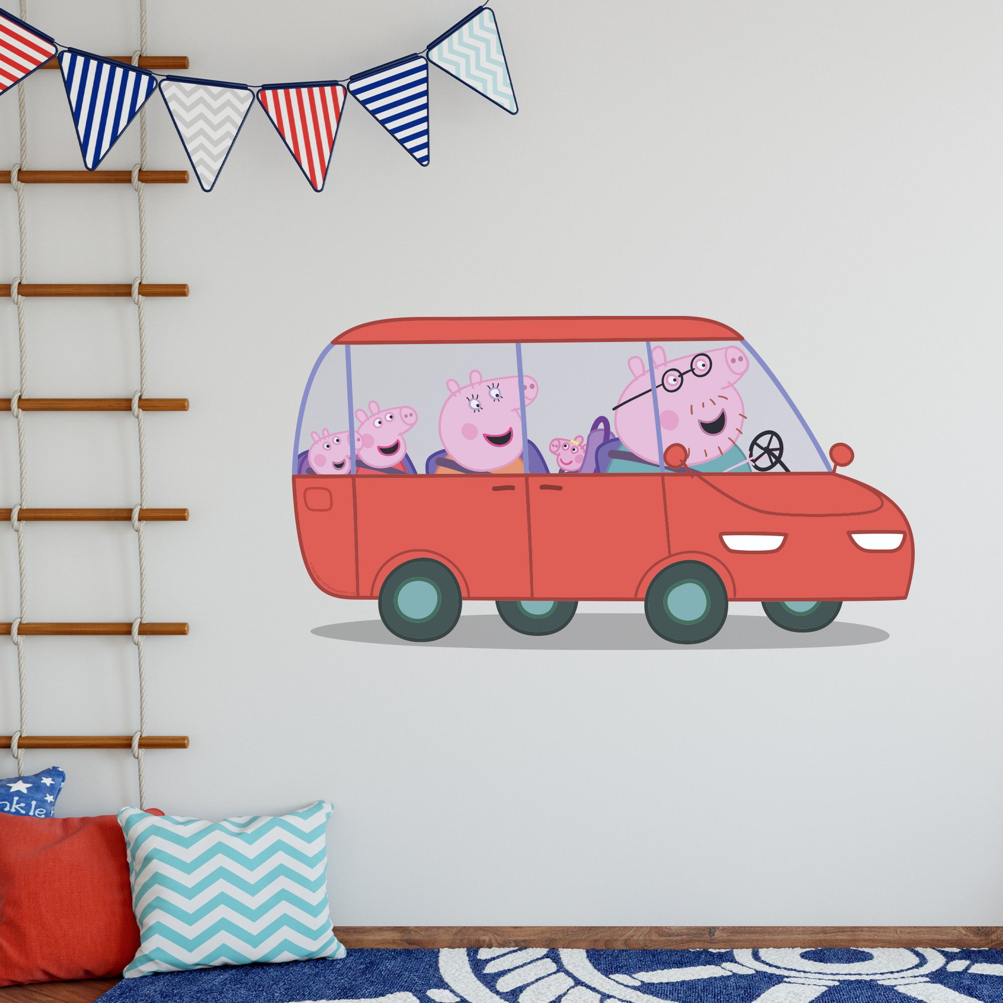 Peppa Pig Wall Sticker - Peppa and Family In Car – www.themed.co.uk